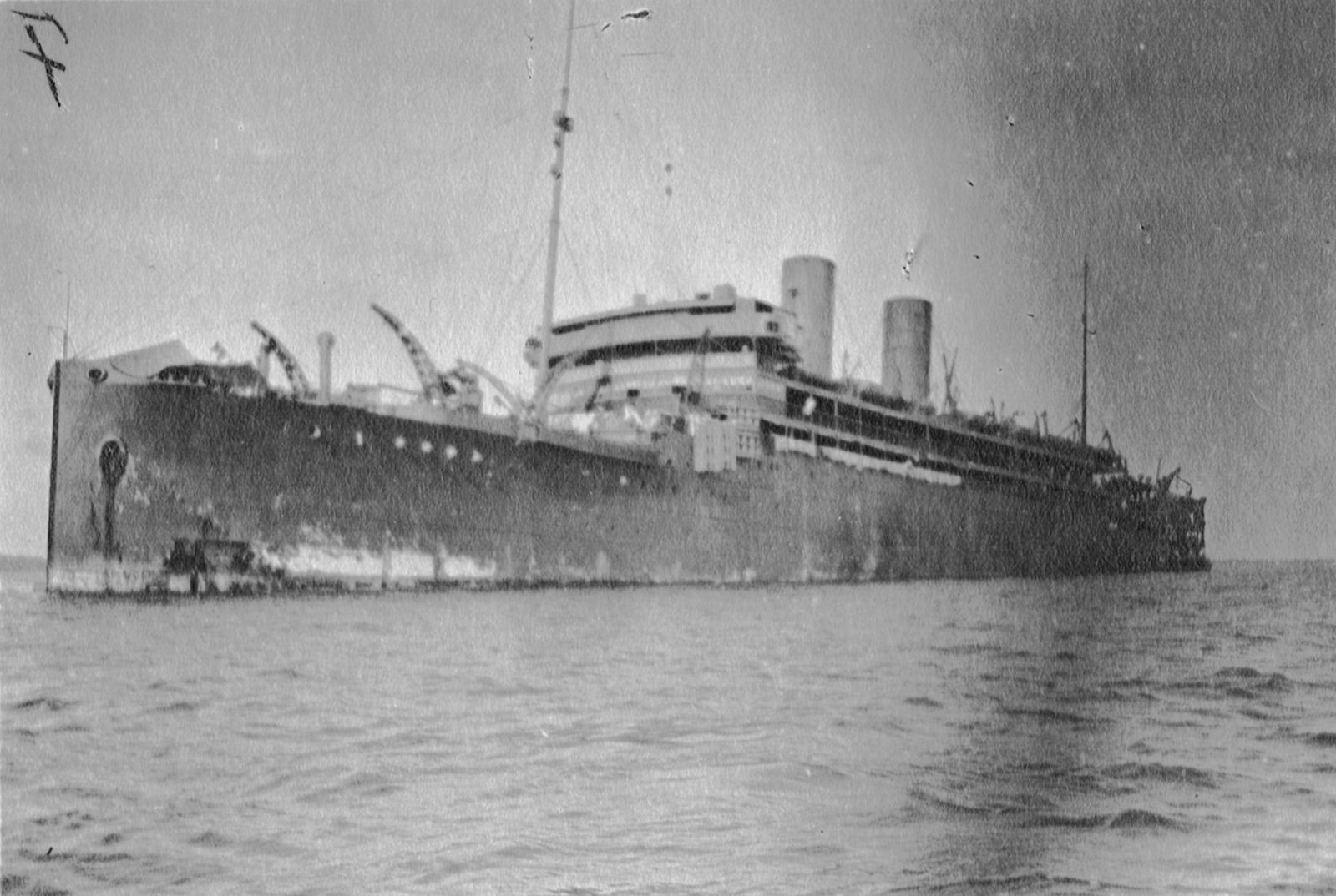 le paquebot ANDRE LEBON des Messageries Maritimes